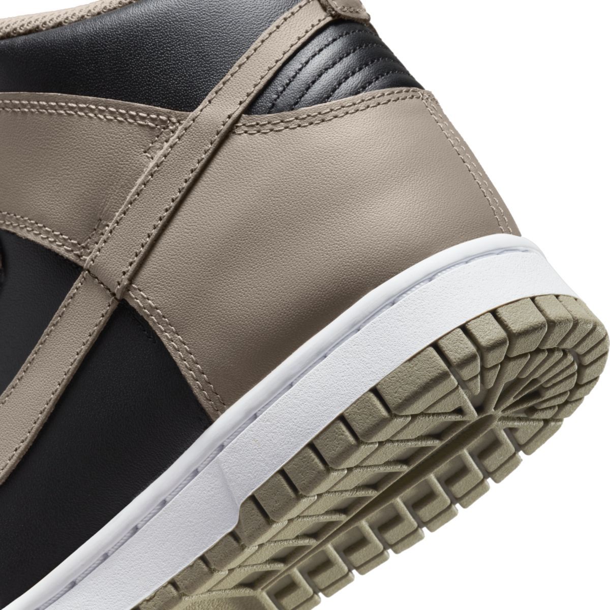 „Moon Fossil” to kolejna świeża odsłona modelu Nike Dunk High