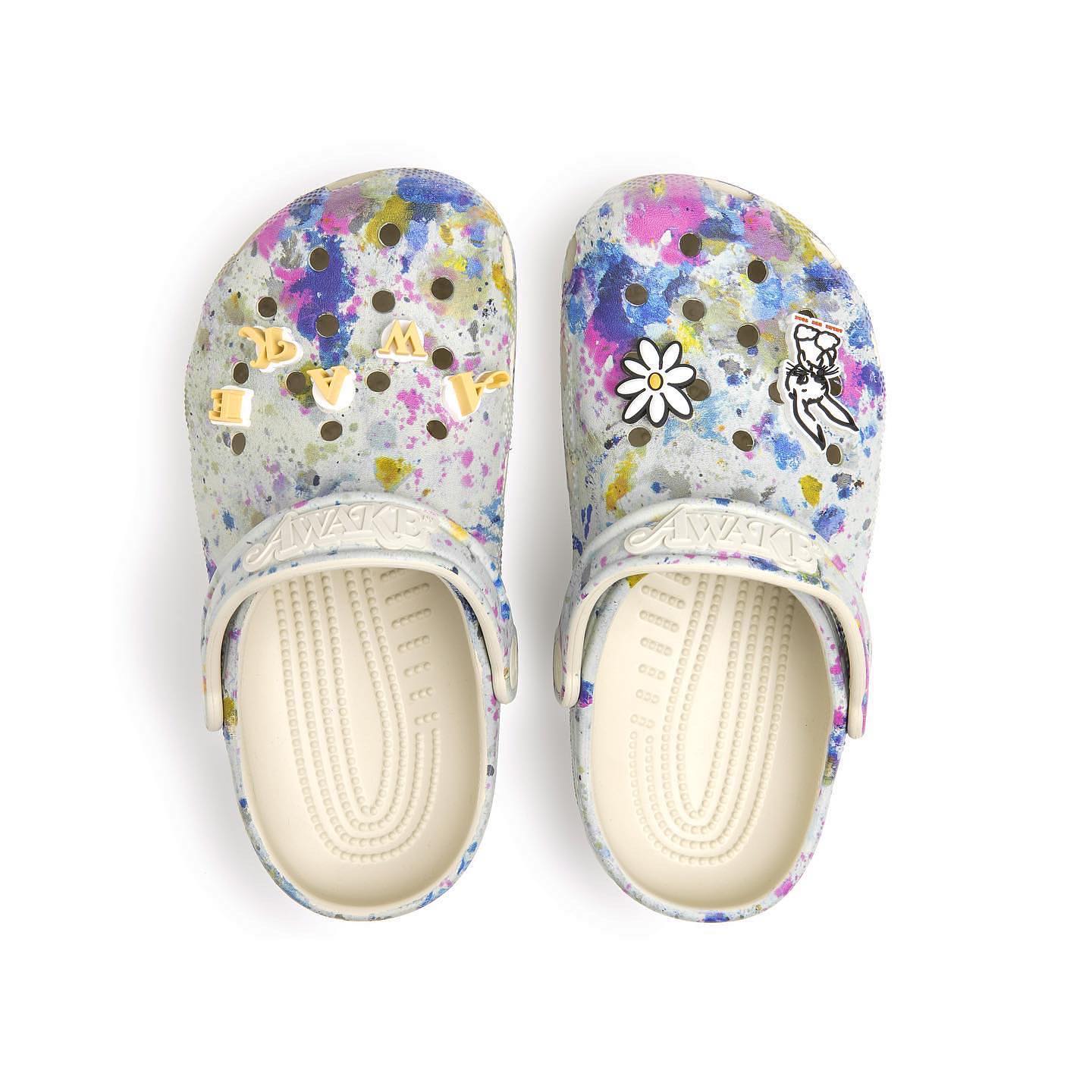 Awake wydaje 'artystyczne' Crocs Classic Clog