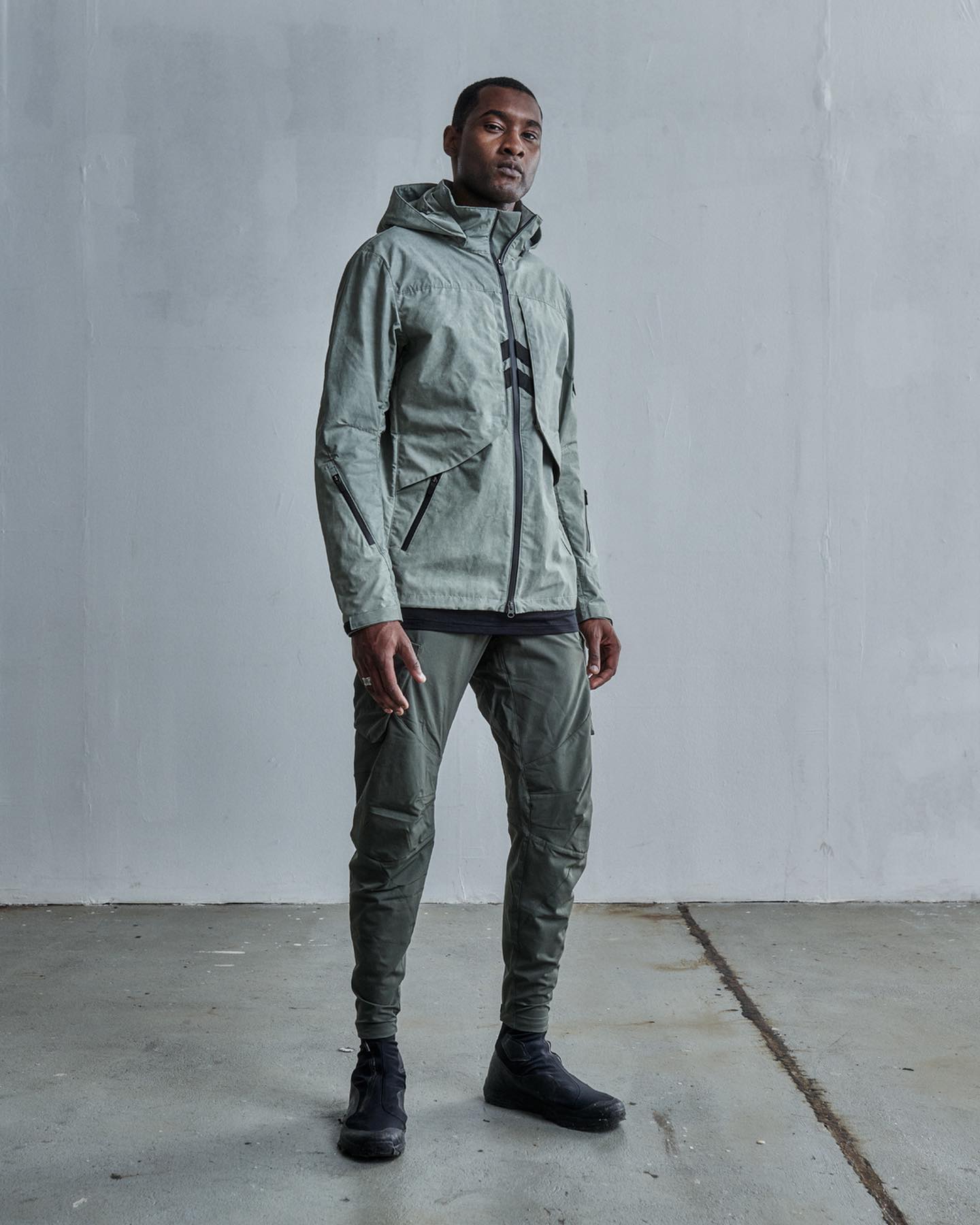 Lookbook enfin levé przedstawiający ich „Collection XVII”