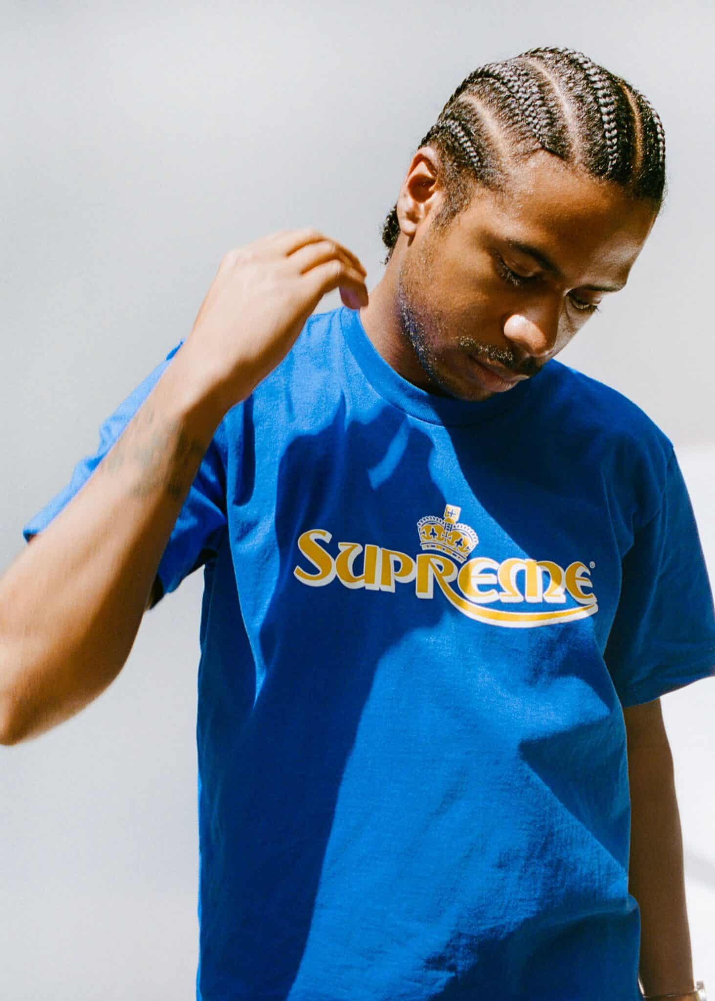 Supreme wydaje nowe t-shirty, w tym Motion Logo i z Mobb Deep