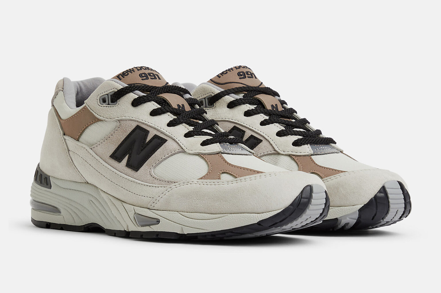 Zimowa edycja: oto New Balance 991 w kremowo beżowych odcieniach