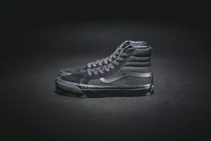 Czarny minimalizm: Odkryj kolekcję Vans „Triple Black”