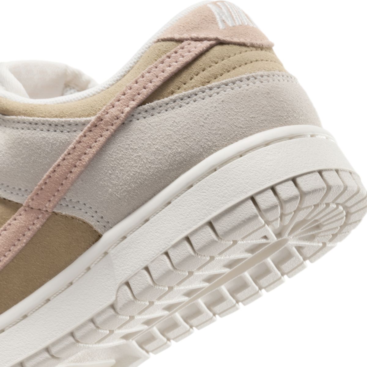 Nike Dunk Low „Phantom / Washed Coral” – subtelna elegancja na wiosnę 2025