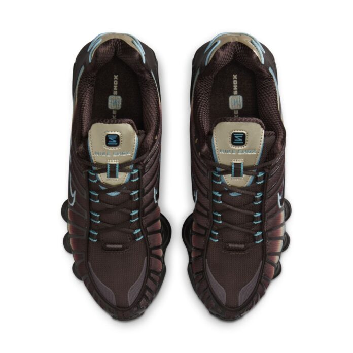 Nike Shox TL – sportowy styl lat 2000 w nowej kolorystyce