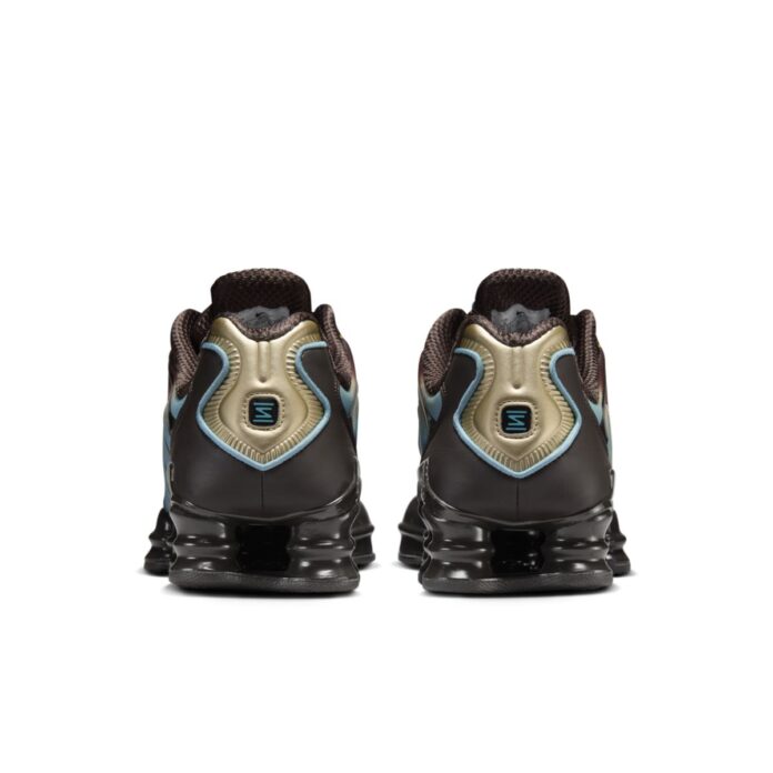 Nike Shox TL – sportowy styl lat 2000 w nowej kolorystyce