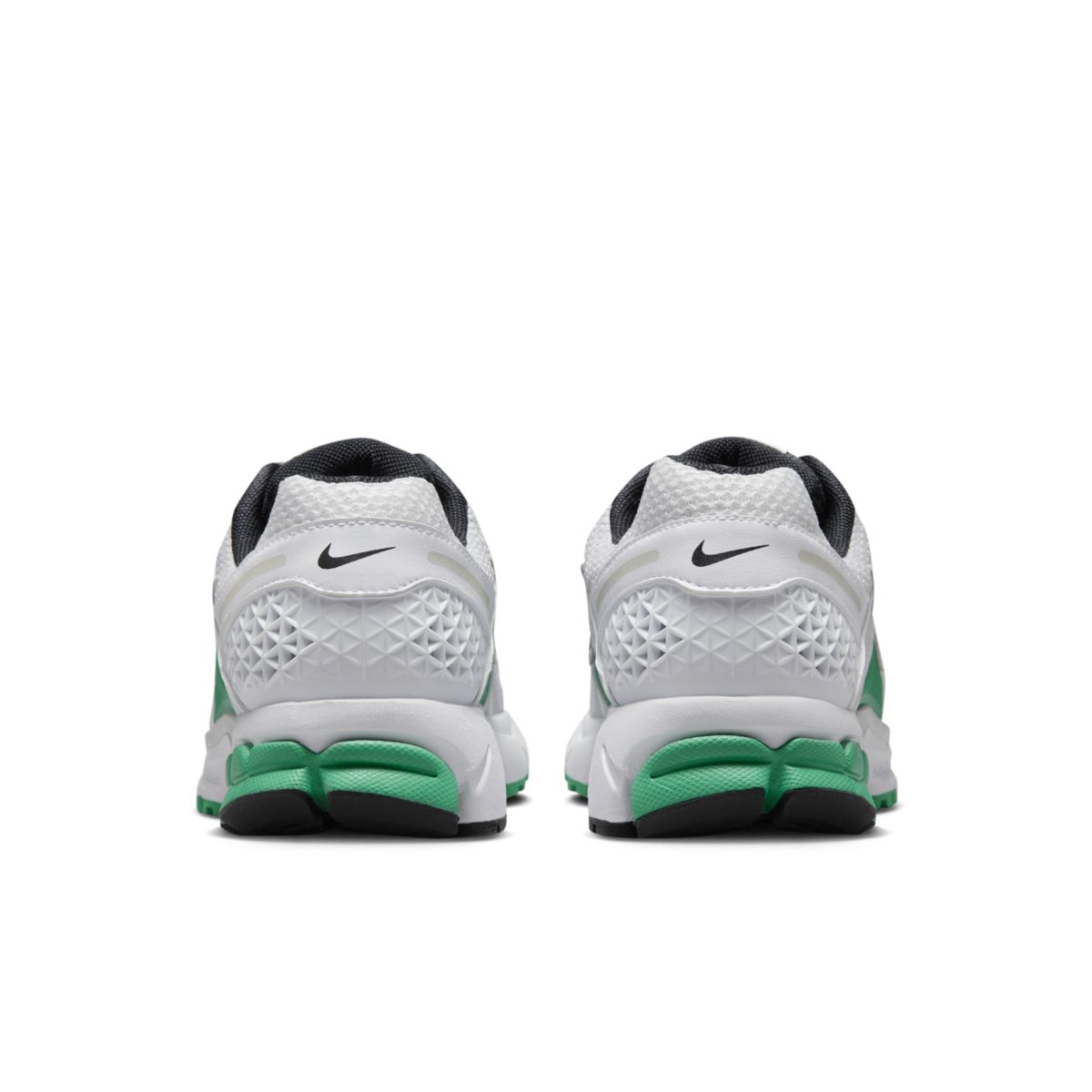 Nowa kolorystyka Nike Zoom Vomero 5 – “Stadium Green” w pełnym blasku